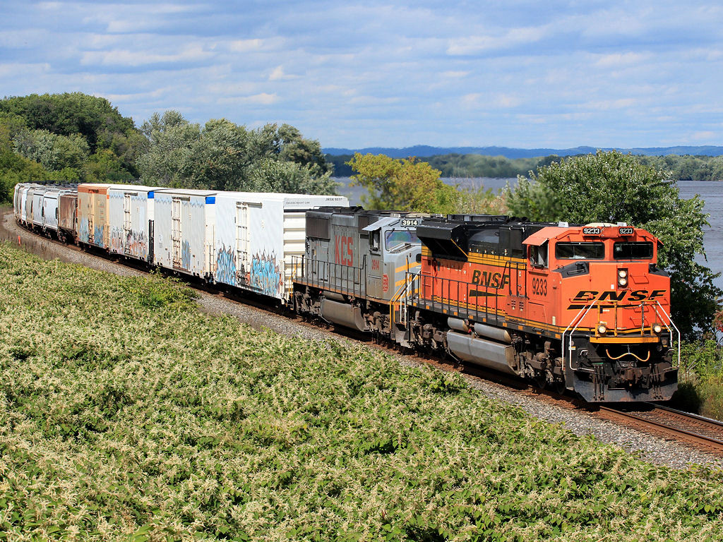 BNSF 9233